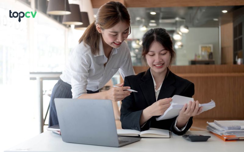 Fresher là gì? Khám phá điểm khác biệt giữa Fresher, Junior và Intern