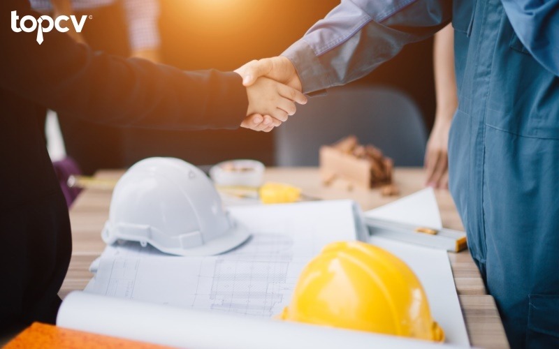 Sales Engineer là gì? Không học kỹ thuật có nên ứng tuyển?