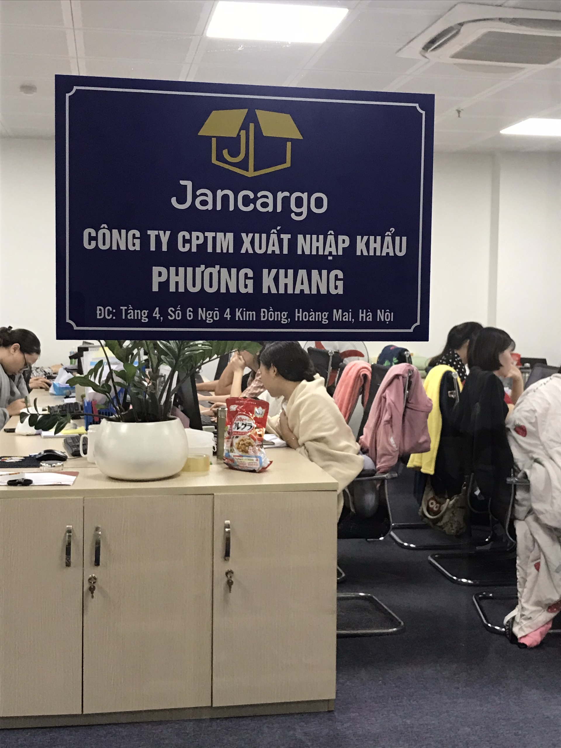 Công ty cổ phần thương mại xnk phương khang - TOPCV